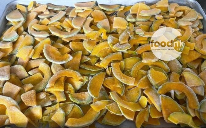 Hiểu nhanh quy trình sản xuất Bí đỏ chiên chân không